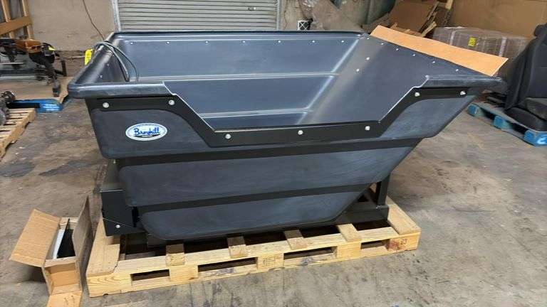 Broyhill Poly Box Tipper, Model T-9955-1.75PCD, 1,000 lbs. Capacity ...