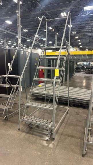 Uline Rolling Ladder, 5 Steps, 450 lbs Load Capacity - Rosen Systems