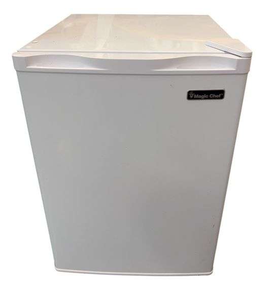 Magic Chef Mini Fridge - reSettled Life