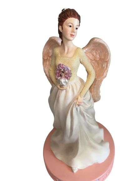 Pipka Collectible Figurine - reSettled Life