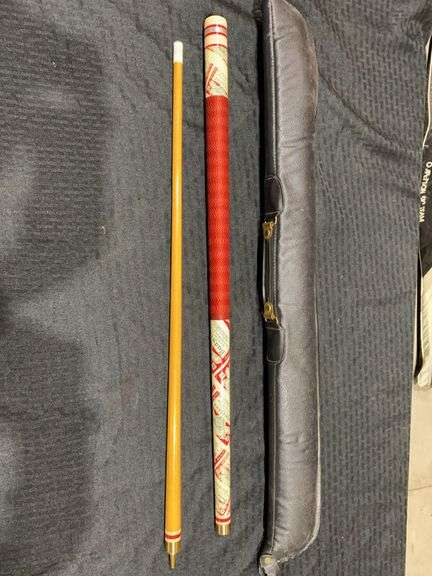 Budweiser pool cue w/case - Rivers West Auction
