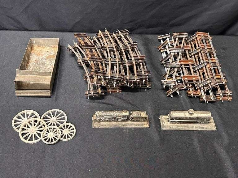 Metal Train Models With Tracks and Accessories - Ryan Cate Auctions and ...