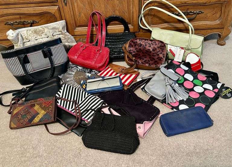 18pc Purses - BHHS GA Properties Auction Group