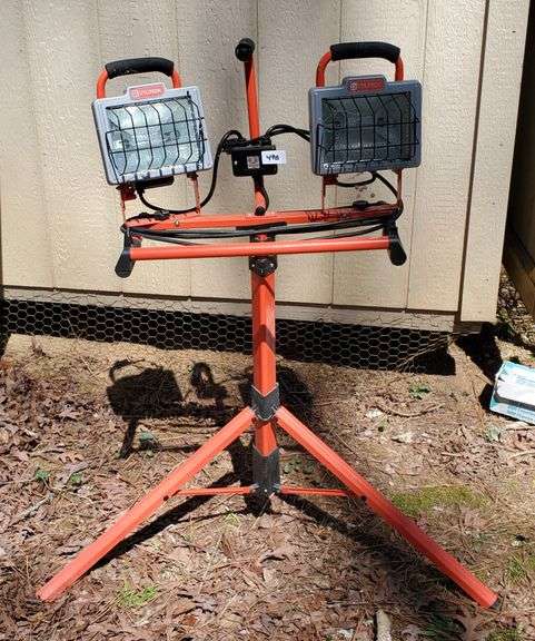 Utilitech Adjustable Stand Work Light (Located Shed) - Auction Group