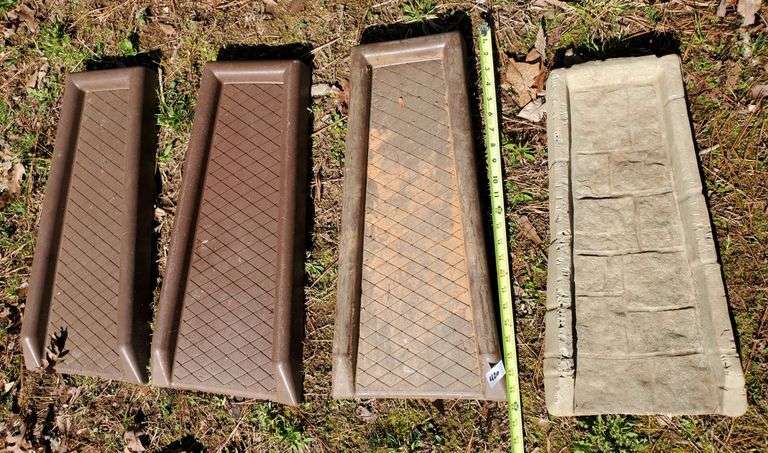 4 pc Splash Blocks (Tan One Has Damage) (Located Shed) - Red Belly ...