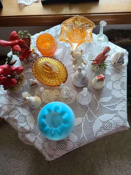 Bells, cardinals, misc. glassware - Schmid Auction