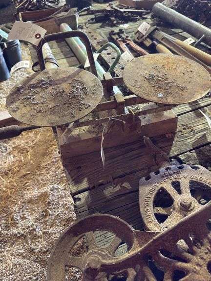 Antique scale - Schmid Auction