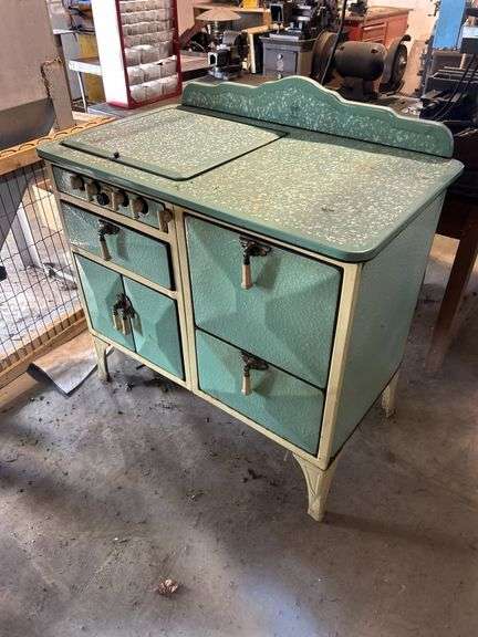Shellane Eureka Vintage Stove - Schmid Auction