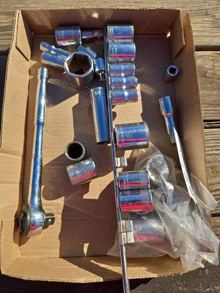 Half inch drive sockets and rachet, mostly Craftsman - Schmid Auction
