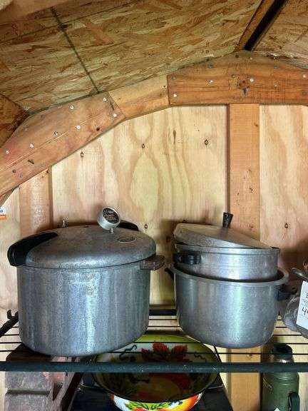 Pressure cooker, pots with lids - Schmid Auction