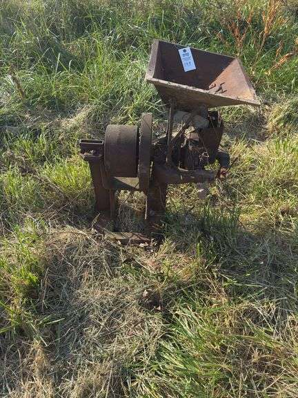 Antique grinder - Schmid Auction