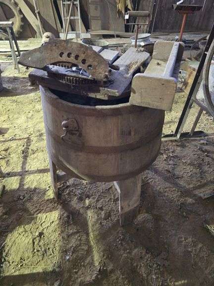 Antique wooden washing machine lever operated agitater - Schmid Auction