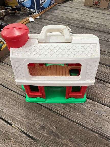 Fisher Price Plastic Toy Farm barn - Schmid Auction