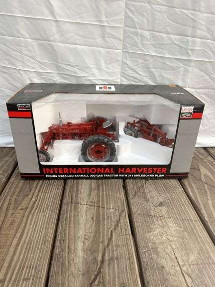 SpecCast International Harvester highly detailed Farmall 300 gas ...