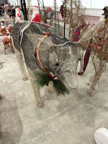 Christmas metal lighted cow decoration - Schmid Auction