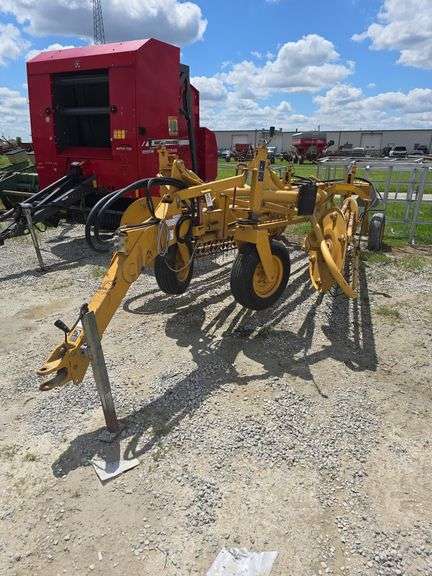Vermeer 2300 hay rake, 2 hyd hoses, Hyd. Drive, Front Guage Wheels, 6 ...