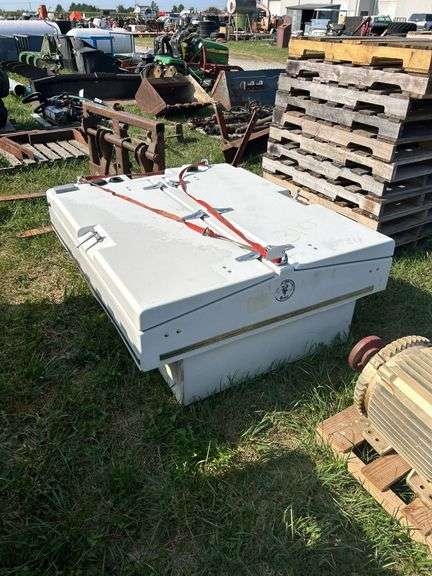 Mobile Veterinary clinic for truck bed, w/heat and a/c and water ...