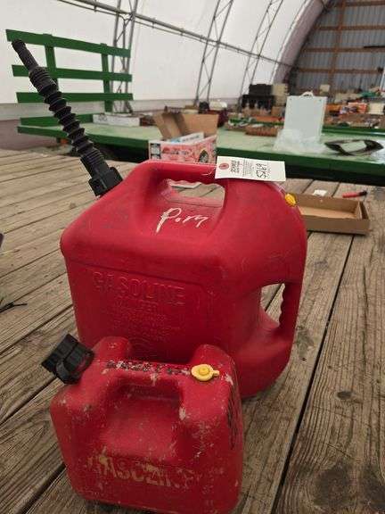 2 Gas cans - Schmid Auction