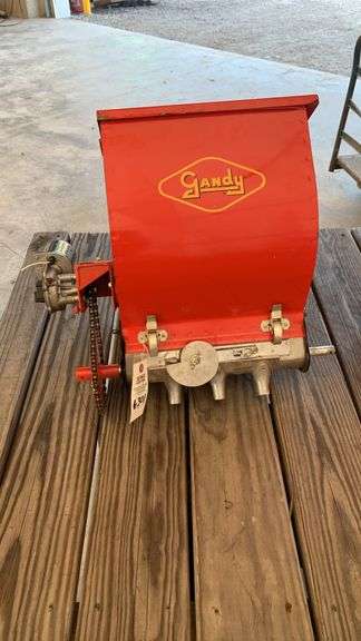 New gandy electric inoculator to mount on silage blower - Schmid Auction