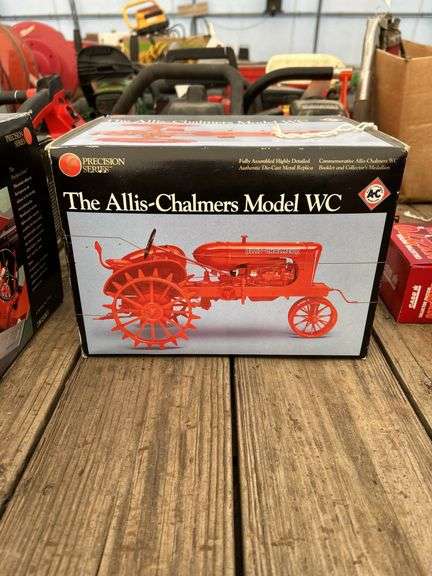 1/16 scale The Allis-Chalmers model WC - Schmid Auction