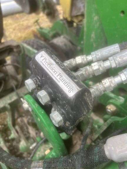 2013 John Deere 1790NT 16/32 row planter, 30’’ and 15’’ Delta Force ...