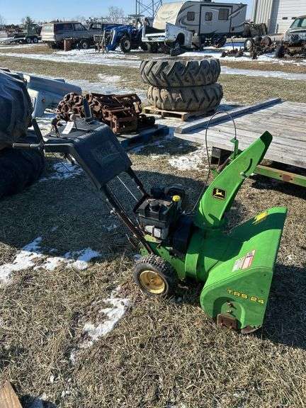 John Deere TRs walk behind snow blower - Schmid Auction