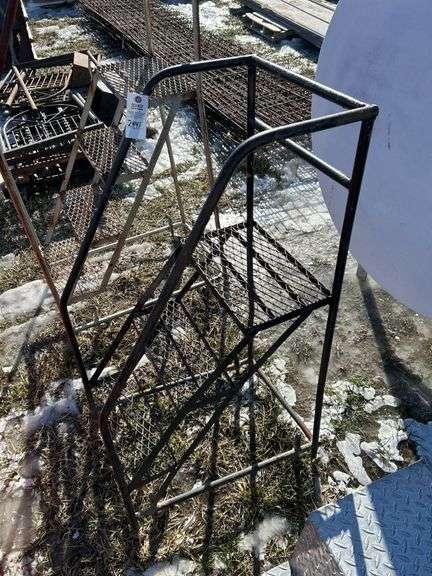 Roll Around Platform Ladder - Schmid Auction