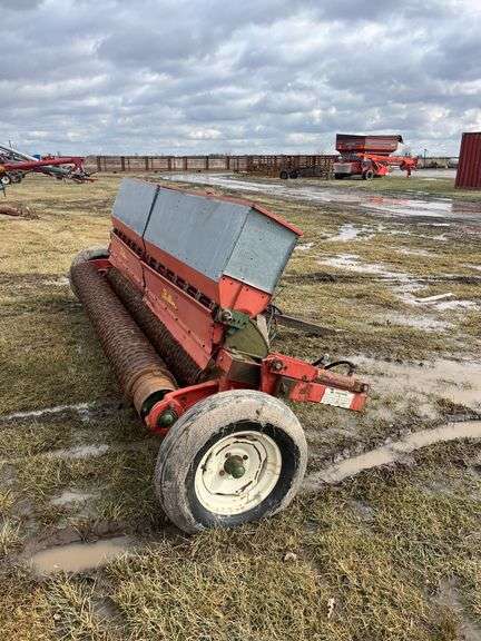 Brillion Sure Stand 10ft Seeder, Double Roller, Like New Tires, Hyd. Raise - Schmid Auction
