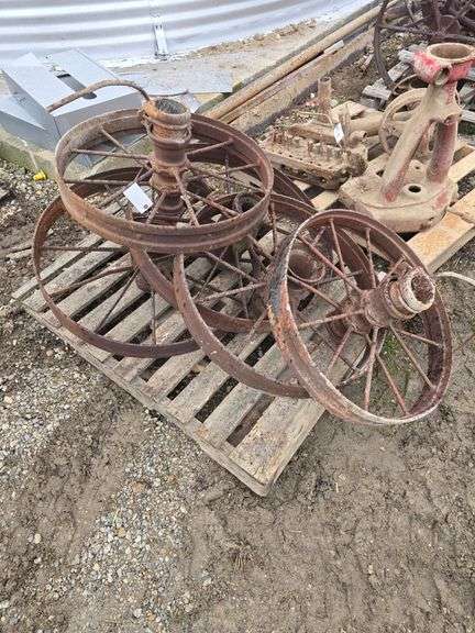 4 antique steel wheels - Schmid Auction