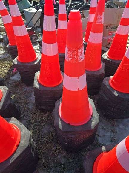 10 New High Vis Traffic Cones - Schmid Auction