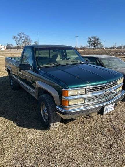 1995 Chevrolet GMT-400 pickup truck, heat works, single cab, 4wd 3/4 ...
