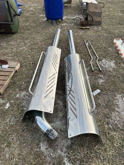 Set of Peterbilt 379 Muffler Stacks with covers - Schmid Auction