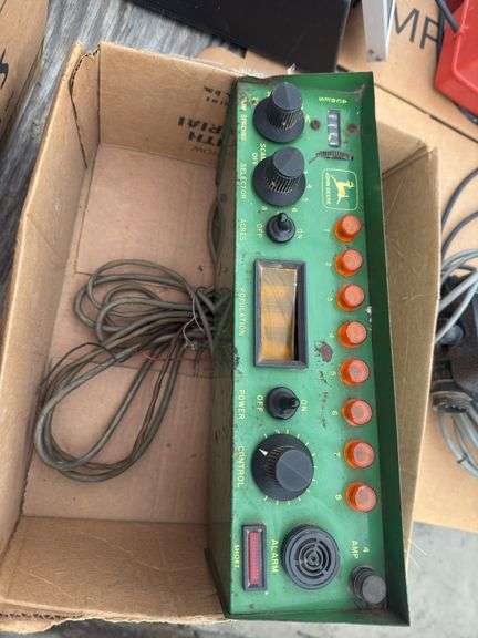 John Deere 8 Row Corn Planter Monitor - Schmid Auction