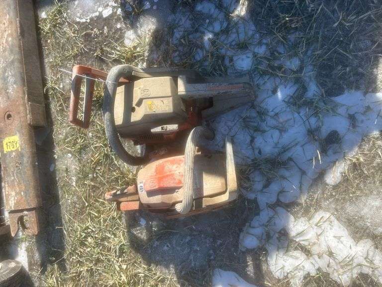 2 Chainsaw for parts - Schmid Auction