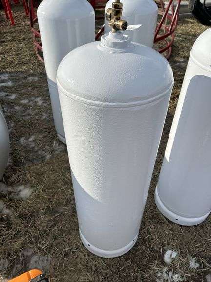Repainted 100lb LP Bottle - Schmid Auction