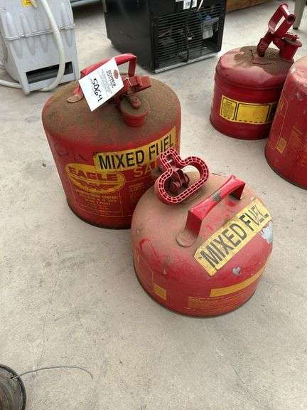 2 Metal Gas cans - Schmid Auction
