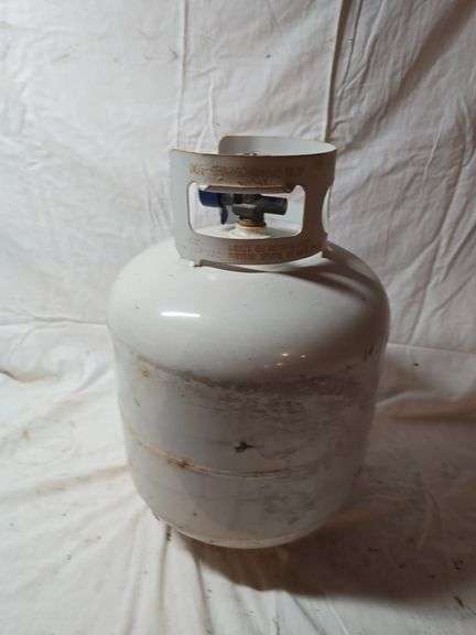 Full 20lb propane cylinder - Schmid Auction