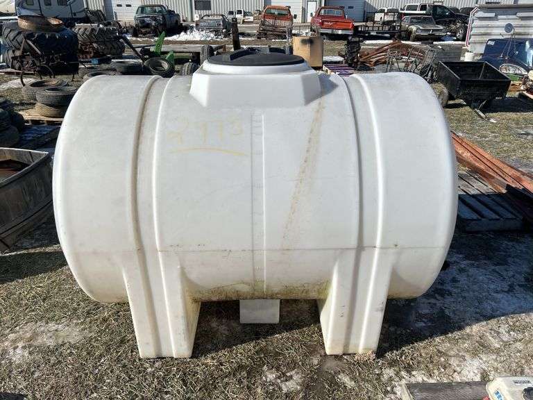 535 gallon plastic tank - Schmid Auction