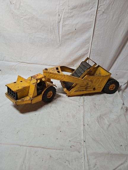 1/16th Nylint earth mover toy - Schmid Auction