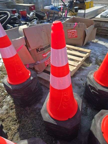 10 New High Vis Traffic Cones - Schmid Auction