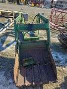 John Deere 35 loader with mounting brackets - Schmid Auction