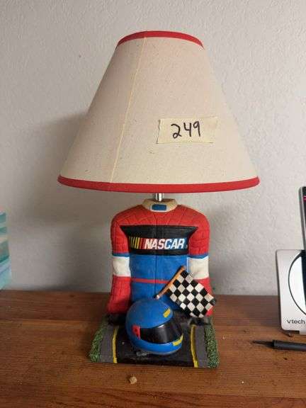 Nascar lamp - Schmid Auction