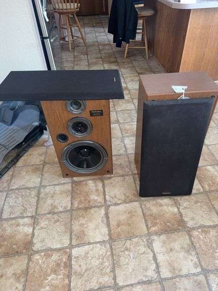 Two Technics 3 way speaker system model: SB-CR77 - Schmid Auction