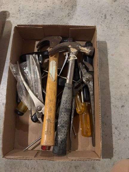 Channel locks, claw hammers, plier, screwdrivers - Schmid Auction