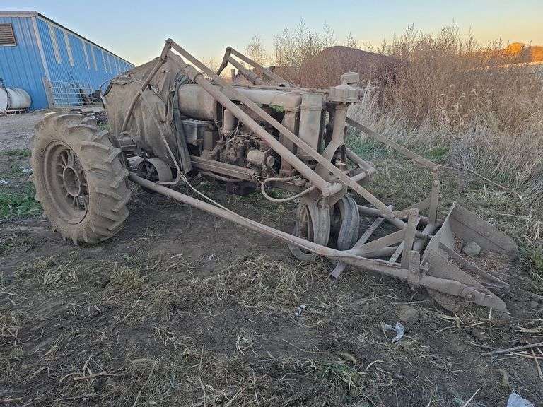 McCormick-Deering Farmall narrow front loader tractor, non-running ...