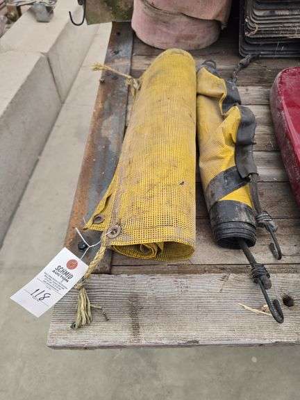 2 oversized load banners - Schmid Auction