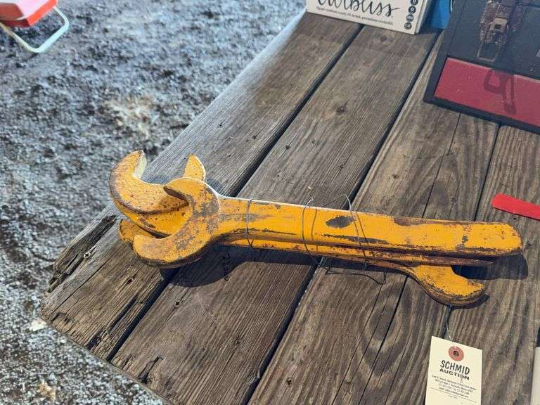 3 large wrenches - Schmid Auction