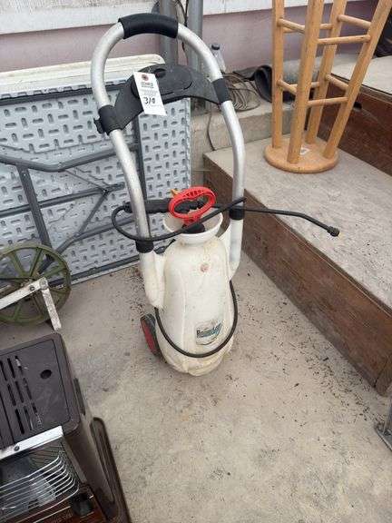 Round up hand sprayer with wheels - Schmid Auction