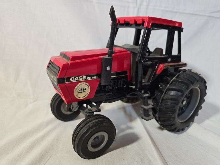 Case IH 2594 Collector Series May 1985 The ERTL Company - Schmid Auction