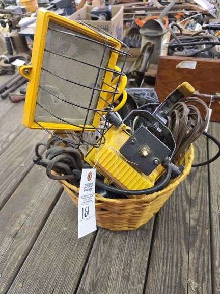 Work light and extension cords - Schmid Auction